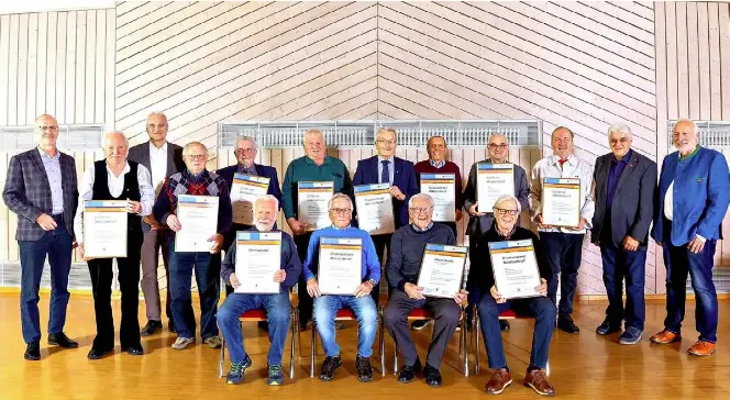 Gold und Diamant für jahrzehnte­langes Engagement - PressReader