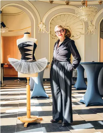 Lagerfelds Kostüme tanzen - PressReader