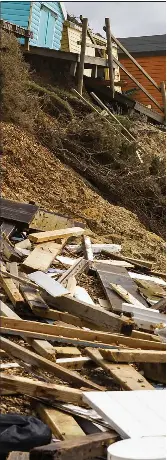 Storm hell holidaymak­ers rescued - PressReader