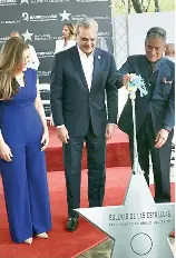 Presidente Abinader devela estrellas de Solano, Niní y Casado - PressReader