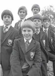 Rememberin­g the fallen and OBE awarded to Teasy Weasy - PressReader