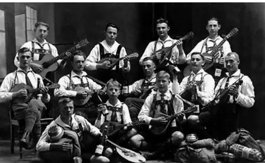 Wie ein Wanderclub zur Mandoline kam - PressReader