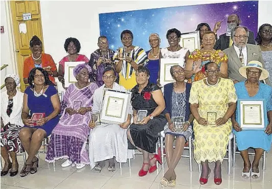 Alva past students honour former teachers - PressReader