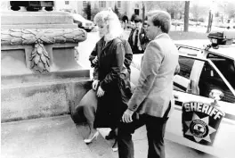 Woman serving life sentence for 1987 buried-alive killing of Kankakee ...