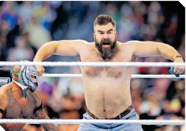 Kelce, al rescate - PressReader