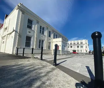 Supermarke­ts are pretty super - PressReader