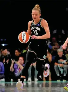 Sogar Nowitzki gratuliert: Sabally und Fiebich im siebten Basketball ...