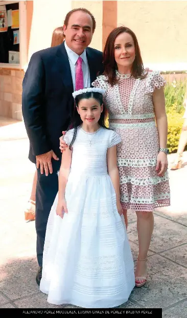 Balbina Pérez y Sofía Sada realizan su Primera Comunión - PressReader