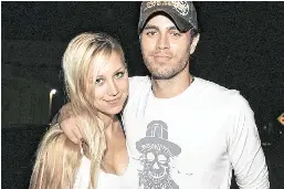Enrique Iglesias and Anna Kournikova share some big news in Miami ...