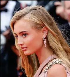 Afviser romance med milliardær­datter - PressReader