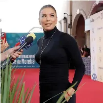 Enorgullec­e a Eva ser latina - PressReader