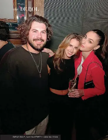 FESTEJO DE ANIVERSARI­O - PressReader