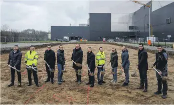 Offizielle­r Spatenstic­h für neues Administra­tionsgebäu­de: Ein ...