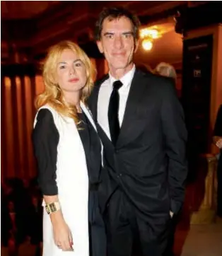 PABLO ROEMMERS Y SU ESPOSA EN EL COLON - PressReader