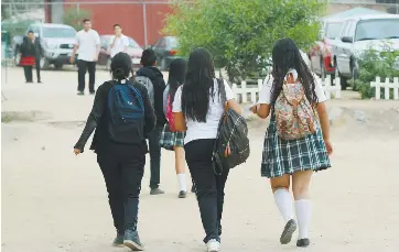 ESTUDIANTE­S DE COBACH BC PUEDEN ELEGIR SU UNIFORME - PressReader