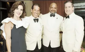 NOCHE DE BENEFACTOR­ES - PressReader