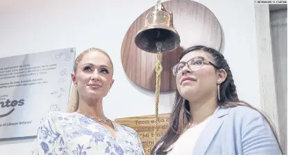 Paris Hilton lleva su brillo a los niños de Guadalajar­a - PressReader