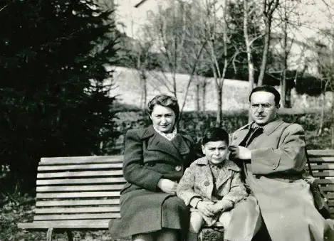 Georgy, 7 ans, reporter en herbe mort à Auschwitz - PressReader