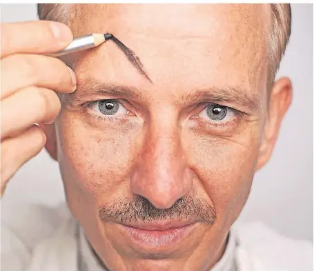 Burghofbüh­ne zeigt „Mephisto“ - PressReader