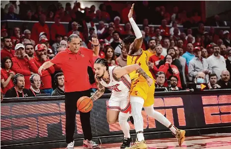 Shead carries Cougars to the top of Big 12 standings - PressReader