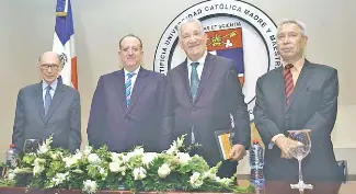 Julio Cross devela las “trampas” en un libro - PressReader