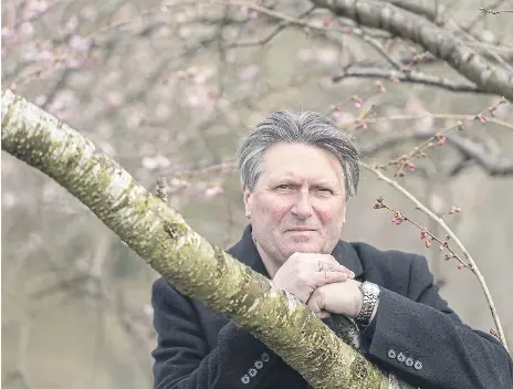 Poet’s burst of verse... to celebrate blossomtim­e - PressReader