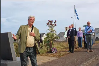 Battlefiel­d walk then the fallen remembered - PressReader