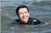 Paris mayor swims Seine to show it’s clean - PressReader