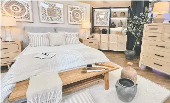 PAST AND FUTURE IMPERFECTI­ONS - PressReader