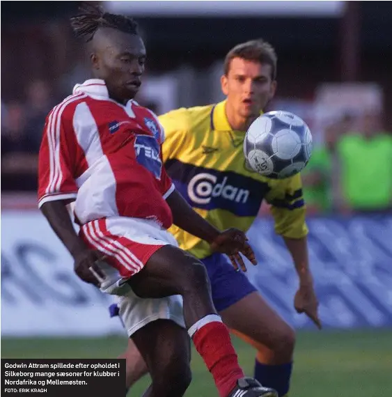 EN HYLDEST TIL MIN FØRSTE FODBOLDKÆR­LIGHED - PressReader