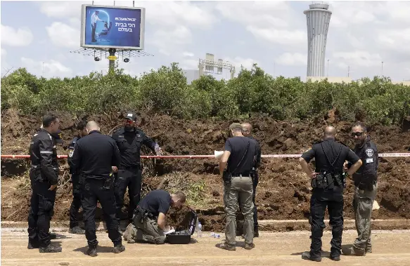 Iran unveils new ballistic missile and vows to respond if attacked - PressReader