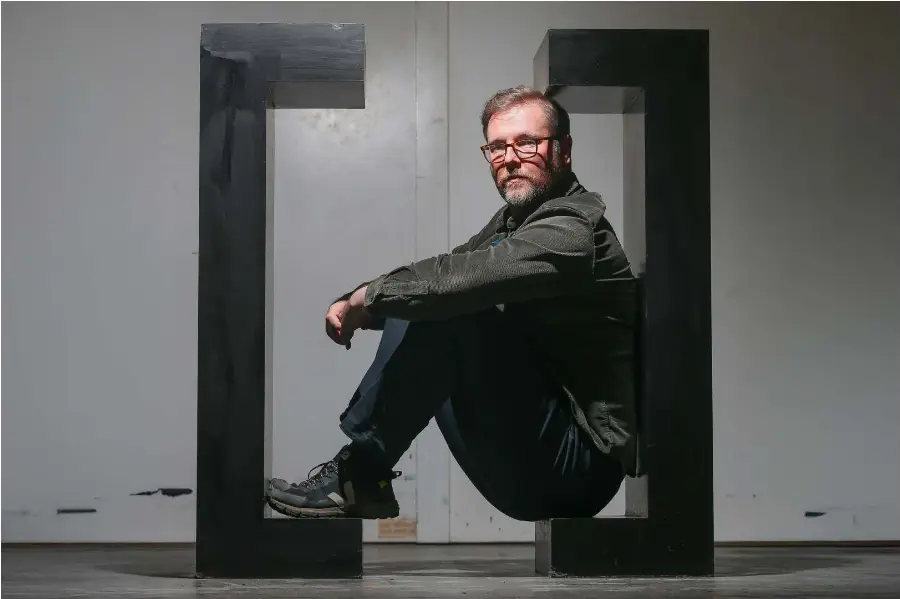 Never forget where you’re from: Damian Barr on the two Roberts ...