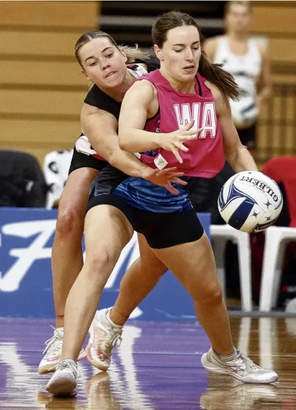 Encouragin­g signs from Steel: Bloxham - PressReader