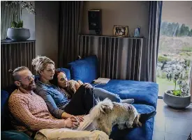 Martina och Jonas blev ihop med sin kompis Alexandra - PressReader