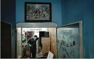 Moradores de Canoas voltam para casa e calculam prejuízos - PressReader