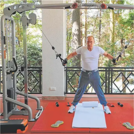 CÓMO NAVALNI DEJÓ AL DESNUDO LA VIDA DE EMPERADOR DE PUTIN - PressReader