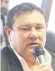 Padre de criticado senador hace rekutu en Conajzar - PressReader