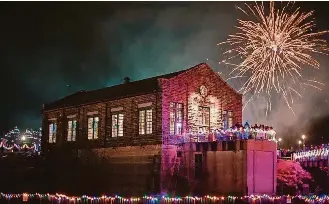 Toast, dance and sing on New Year’s Eve - PressReader