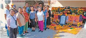 Participan adultos mayores en exposición de ofrendas - PressReader