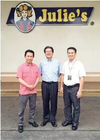 Cef Martin Yan ‘beraksi’ di kilang biskut Julie’s - PressReader