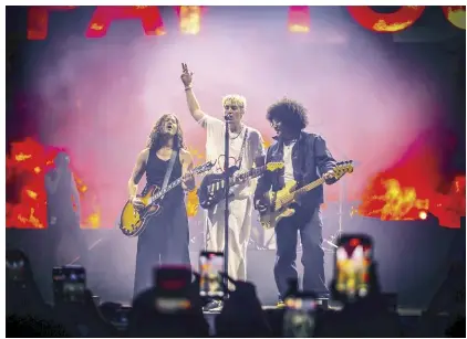 LANY gets sentimenta­l over back-to-back concerts in PHL - PressReader