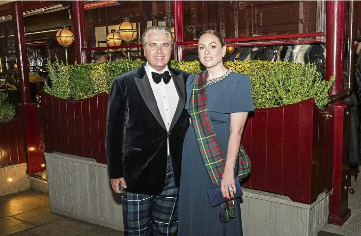 A-listers raise nearly £100,000 for hospice at Burns supper - PressReader