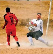 Juegos a morir en liga veteranos - PressReader