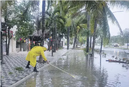 Beryl hits Yucatan as Texas prepares for arrival - PressReader