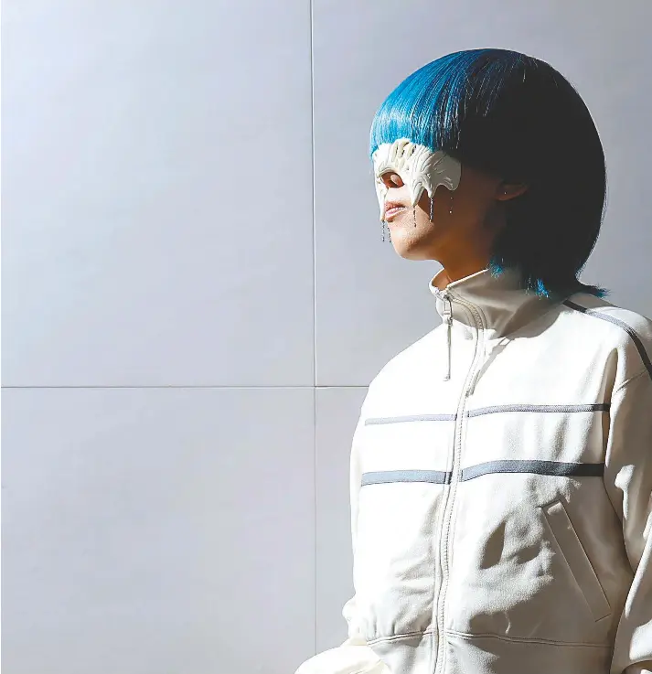 Why singer Yama wears mask - PressReader