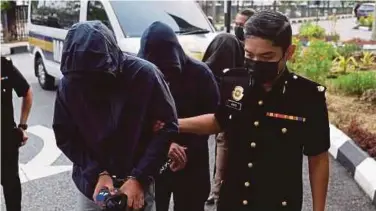 3 Customs officers plead not guilty to bribery charges - PressReader