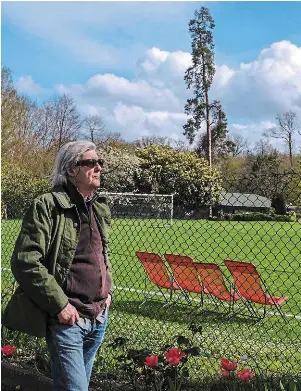Gérard Manset chante toujours en solitaire - PressReader