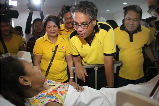 Roxas opens Candaba hospital - PressReader