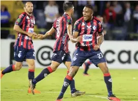 Brumosos se compromete­n - PressReader