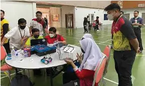 SMK Felda Seri Sendayan juara Pertanding­an STEM Robotik - PressReader